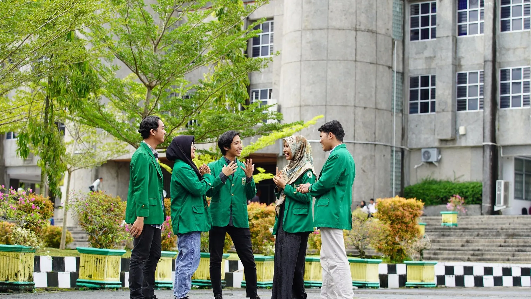 Daftar Universitas Terbaik di Sumatera dan Kalimantan Menurut ...
